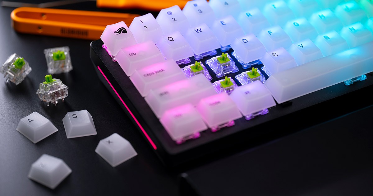 メカニカルキーボードのカスタマイズを楽しめる、Glorious社製「Polychroma RGB Keycaps」、「Clicky ...